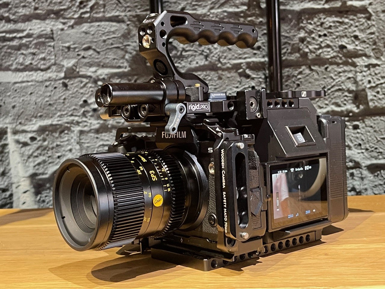 Rigid.PRO Forte D-Style Top Handle – Rigid Pro Camera Accessories