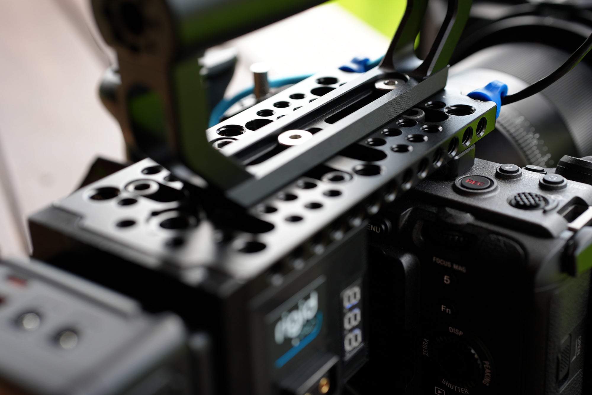 Rigid.PRO D-tap to USB-C (PD) Right Angle Power Cable – RIGid Pro ...